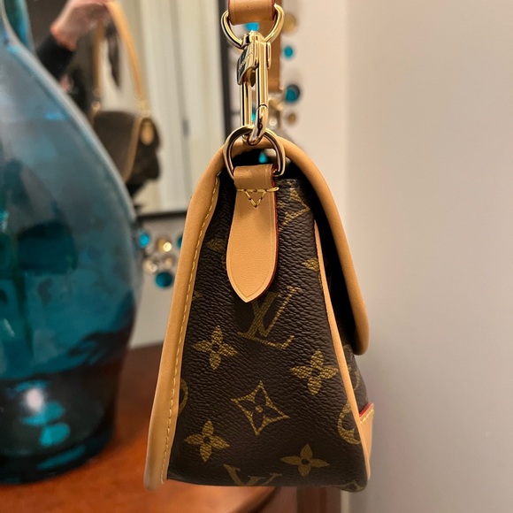 Louis Vuitton | Bags | Authentic Louis Vuitton Diane Monogram Handbag ...